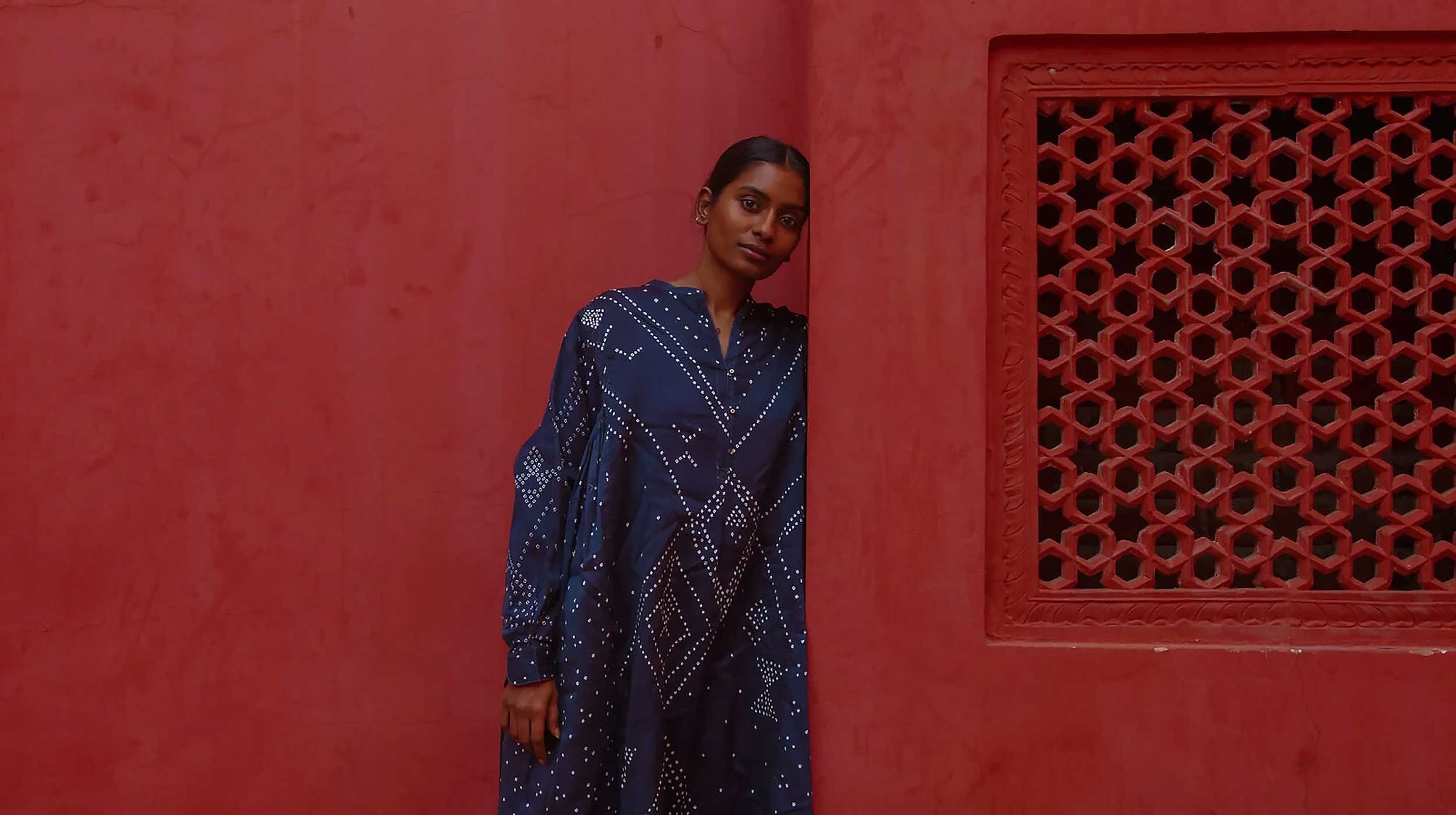 Injiri | Artisanal Handwoven Dresses | India in Balmain